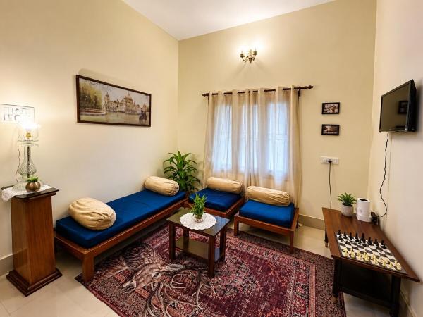 2 Bhk Vintage Kolkata Apartment With Free Breakfast - Kolkata
