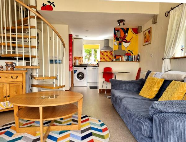 Tramways Holiday Cottage - Troon