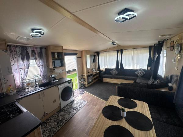Holiday Park Caravan Fluffy In Harts Holiday Park - Isle of Sheppey