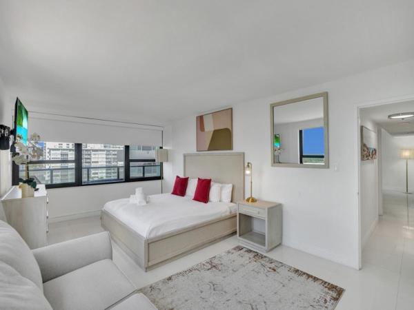 Beautiful Beach Condo Beach Service 1020 - South Beach, FL