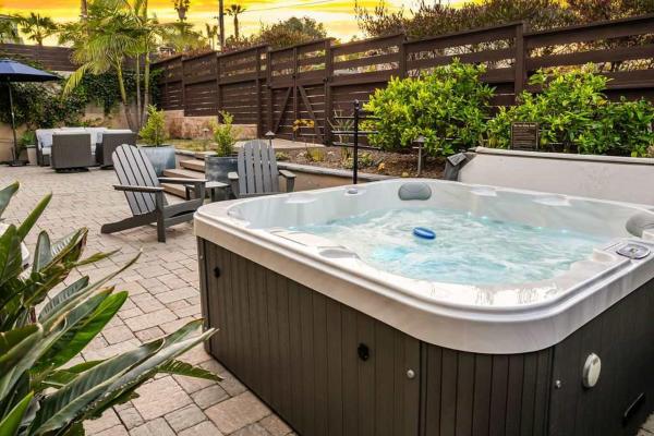 Walk To Beach Luxury Home Walk To Restaurants Villa - Carlsbad, CA