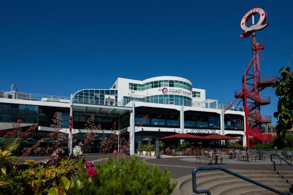 Coast Lonsdale Quay Hotel - North Vancouver