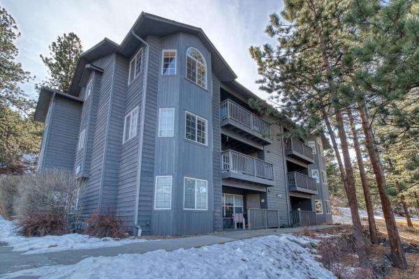 Relaxing Condo In Estes Park W/ A Full Kitchen, Gas Fireplace, & Furnished Deck - Estes Park, CO