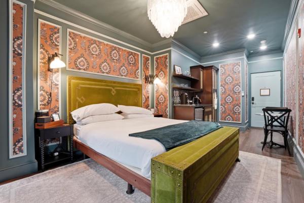 The Gas Lamp Hotel - Cherry Hill