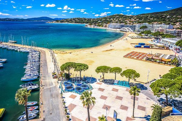 Superbe Appartement, 2 Chambres, 7 Couchages, Avec Terrasse, Proche Centre Ville Et Plages - Le Plan-de-la-Tour