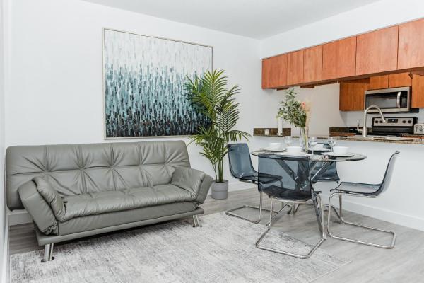 1807- Gorgeous 2 Bedroom Heart Of Brickell Free Parking - Westchester, FL