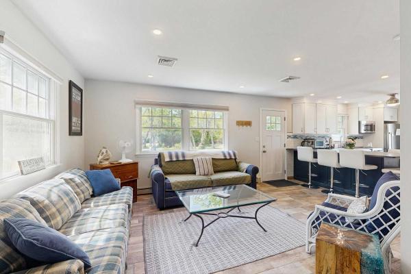 Massasoit Hills House Close To Beach With Ac Yard & Deck - Eastham, MA