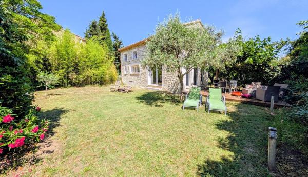 Mazet à Uzès, Proche Du Haras National - Uzès