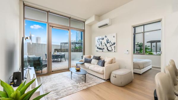 Elevated Island Living By Avantstay - Honolulu, HI