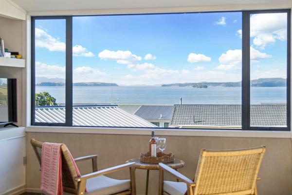 The Bay House - Matakana Holiday Home - Snells Beach