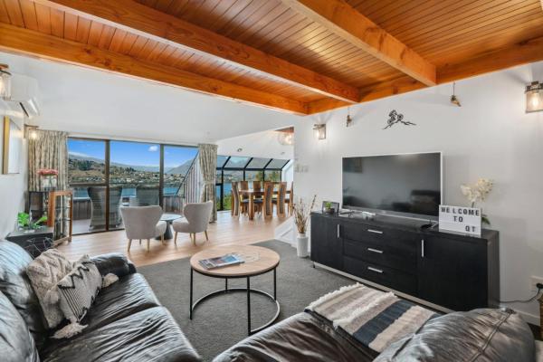 Lakehouse At Panners - Queenstown