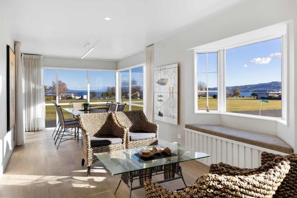 Fletcher House Sleeps 18 Location Views - Taupo