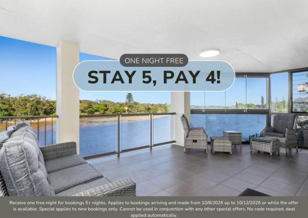 Sunset Waters Creekfront Apartment - Coolangatta