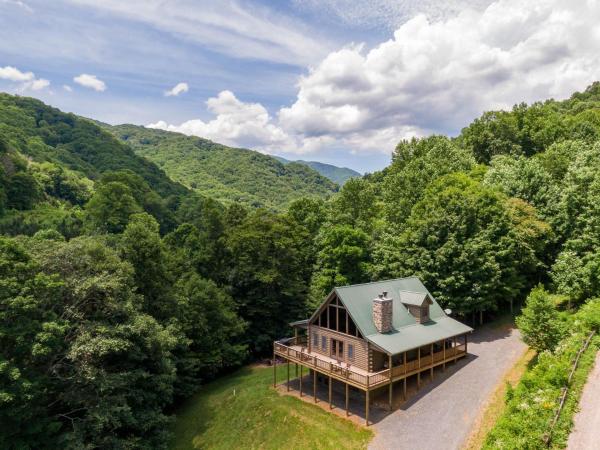 Roaring Creek Lodge - Roan Mountain, TN