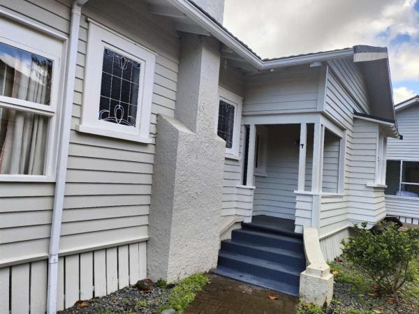 5 Bedroom House A - Auckland