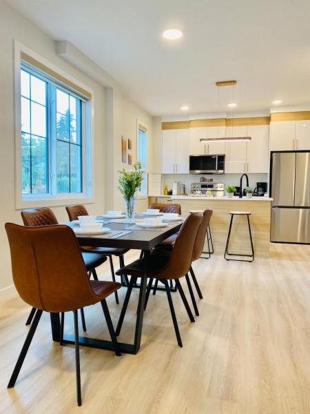 Central Value Family 3-bed 5 Mins Downtown Rogers Place - Edmonton, Canada