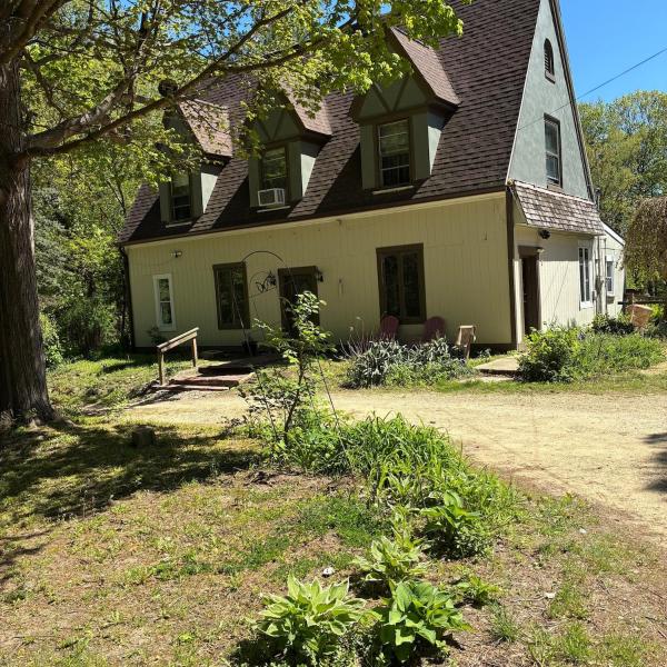 8 Acres Of Privacy Your Group Escape - Rockford, IL