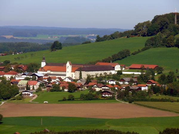 Benediktinerstift Michaelbeuern - Laufen