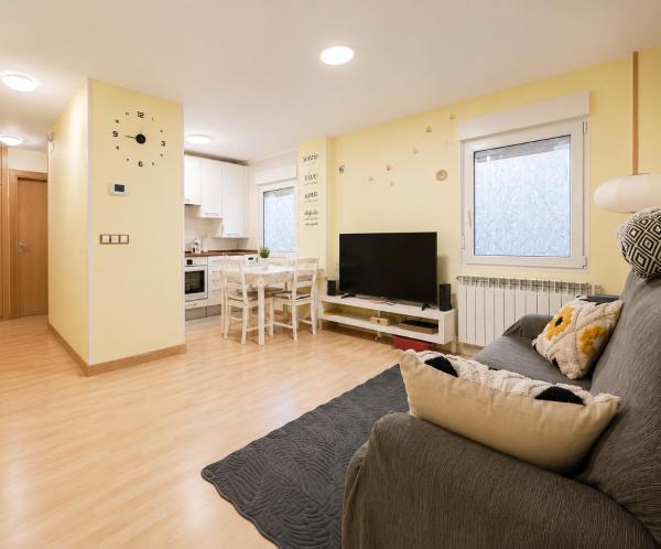 Apartamento De 2 Dormitorios En El Centro De Burgos Junto A La Catedral - Burgos