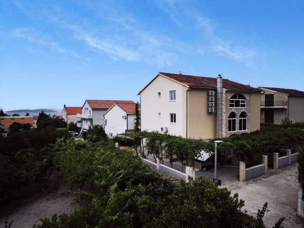 Apartments With Parking Space Orebic, Peljesac - 643 - Lumbarda