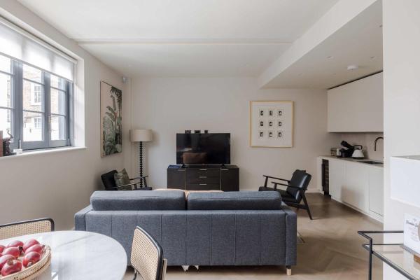 Marylebone Mews House - Regent's Park - Sleeps 6 - Whitehall