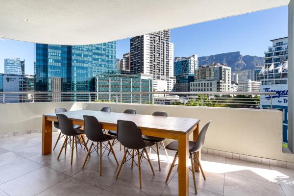 Table Mountain Signature Suite City Views - Cape Town