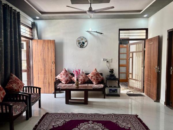 Chandigarh Waale - Furnished 2bhk Independent - Sahibzada Ajit Singh Nagar