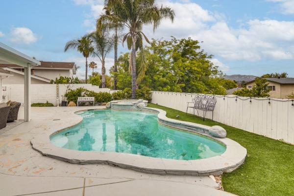 Calabasas Getaway Near Trails, Parks & The 101! - Calabasas, CA
