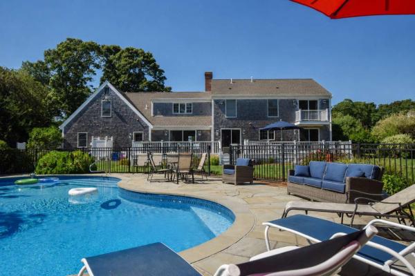 Beautiful Spacious Family Retreat W Pool - Eastham, MA