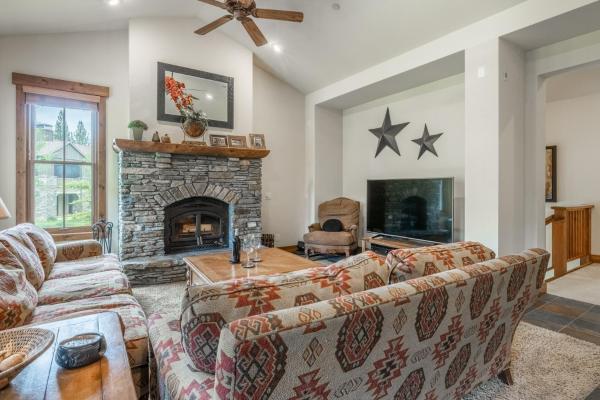 Lodges 1140- Spacious Townhome On Golf Course - June Lake, CA
