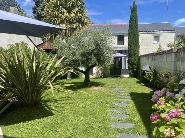Chambre Dans Dépendance Maison De Ville + Abri Vélos - Saumur