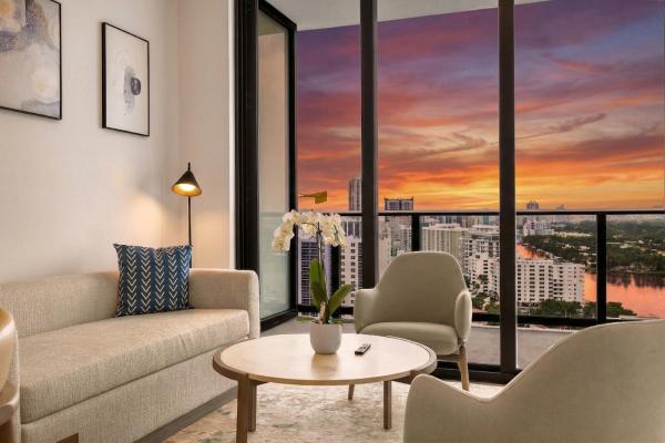 72 Park Oceanfront Condo With Beach Access - Miami Beach