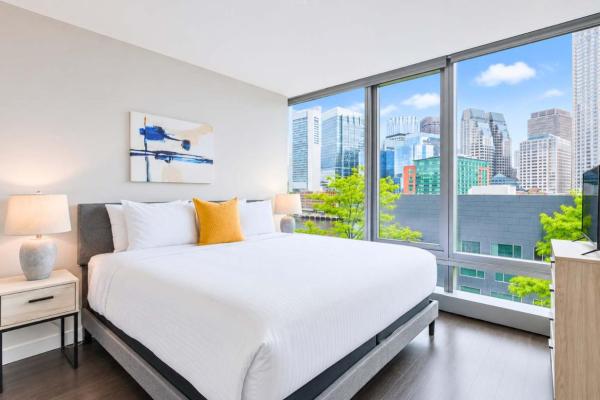 Lux Apt With Pool - Somerville