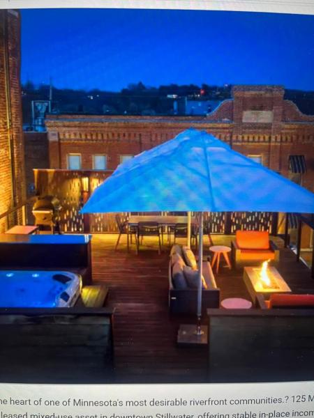 Stillwater Vibrant Vault Loft With Rooftop Hot Tub With River View On Main Street - Stillwater, MN