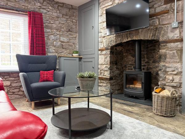 10 Crickhowell Cottages, Standard Street, Central Crickhowell - Crickhowell