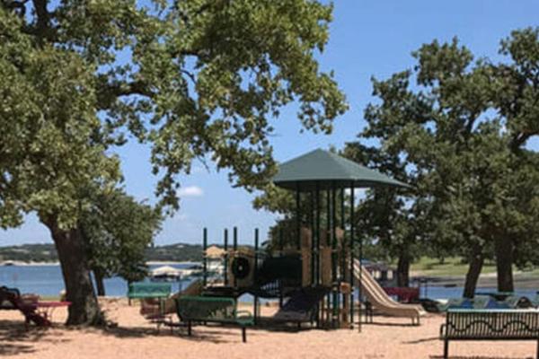 Bright & Spacious Family Home With Firepit, Lake Views, Furnished Deck, Free Wifi - Lago Vista, TX