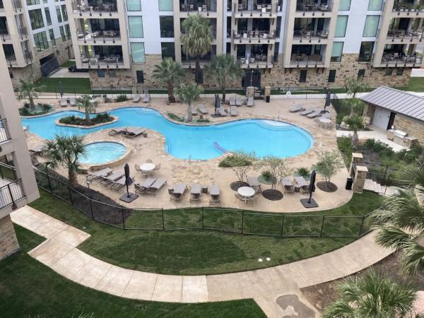 Hill Country Corner Condo At The Waters - Central Ac, Lake Views & Pool - United States