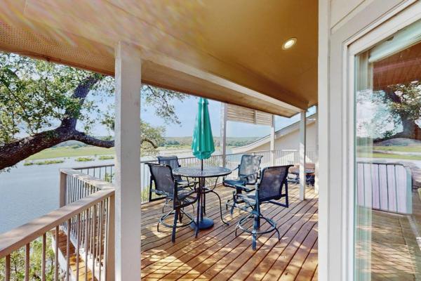 Refined Panoramic Paradise On Lake Travis With Boat Launch And Tesla Charger - Spicewood, TX