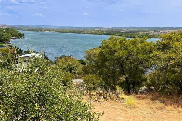 Lovely 2-story Home With Upper & Lower Decks, Gorgeous Lake & Hill Country Views - Black Rock Park, Buchanan Dam