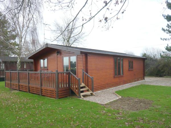 Charming Cottage In Romney Marsh Britain With Wooden Deck - Camber Sands