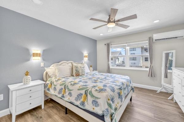 Walk To Siesta Key Beach And Village - Siesta Key, FL