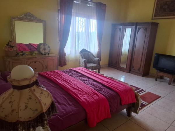 C Four Homestay - Cibubur