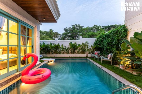Stayvista At Villa Amoraa With Rooftop Jacuzzi - 고아
