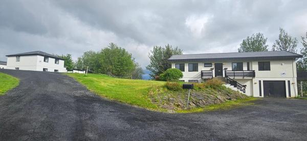 Fellskotshestar Guesthouse - Iceland