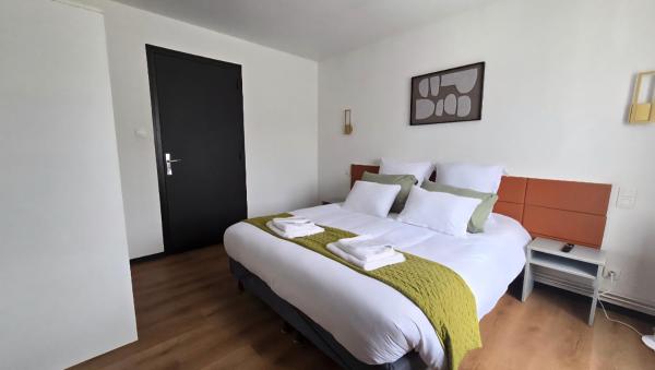 Résidence Les Poiriers Vittel - Chambre Type Hôtel Avec Salle De Bain Privée - Lorraine