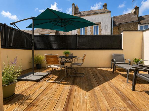 Plein Centre Auray - Spacieux Duplex T2 Avec Grande Terrasse Ensoleillée - Pluvigner