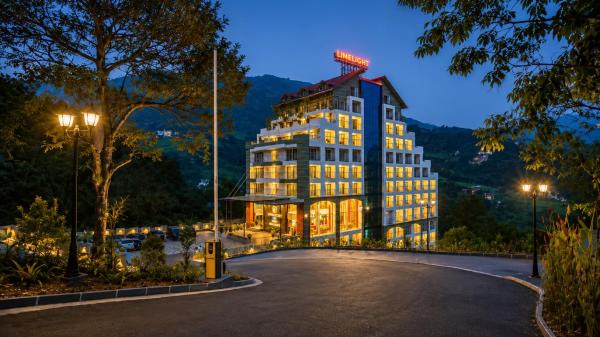 Golden Munnar Palace By Hawk Hospitality - Munnar