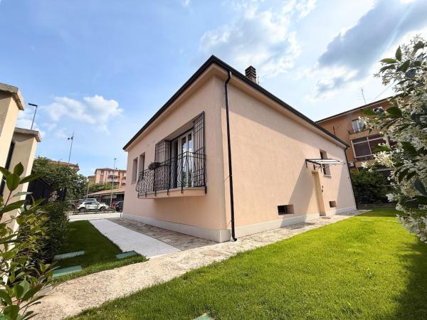 Villa Con 3 Suite, Giardino, Garage E Parcheggio Privato - Verona