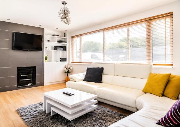 Charming Semi-detached In An Exclusive Cul De Sac - Sevenoaks