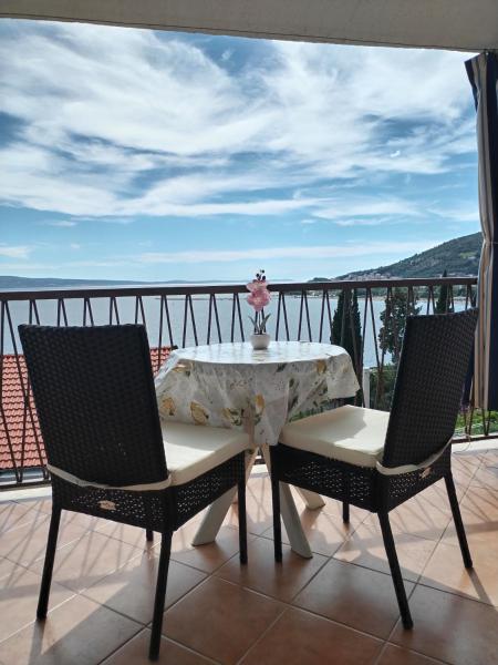 Apartments Ivka - Postira